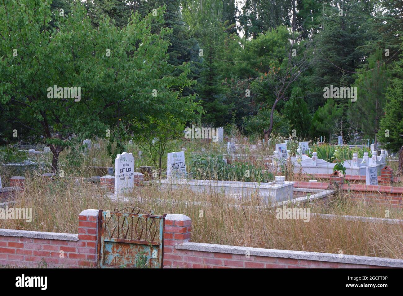 Islamic cemetery hi-res stock photography and images - Alamy
