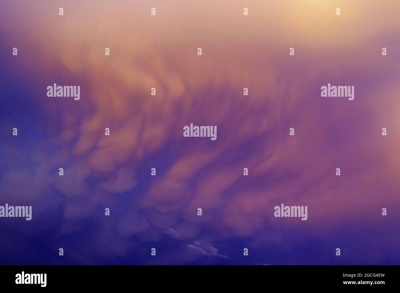 Mammatus clouds sunrise hi-res stock photography and images - Alamy