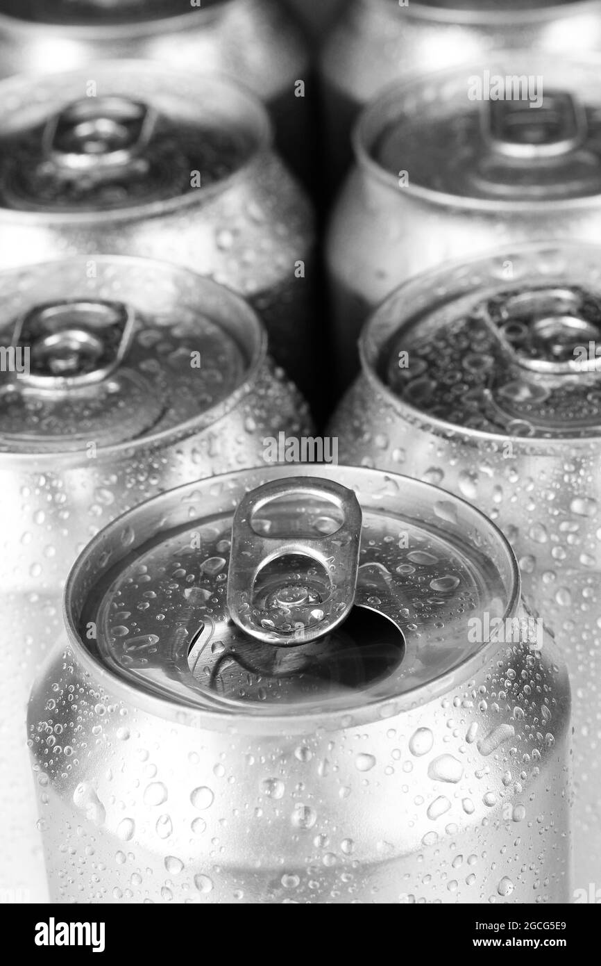 Top of open wet beer can close up Stock Photo - Alamy