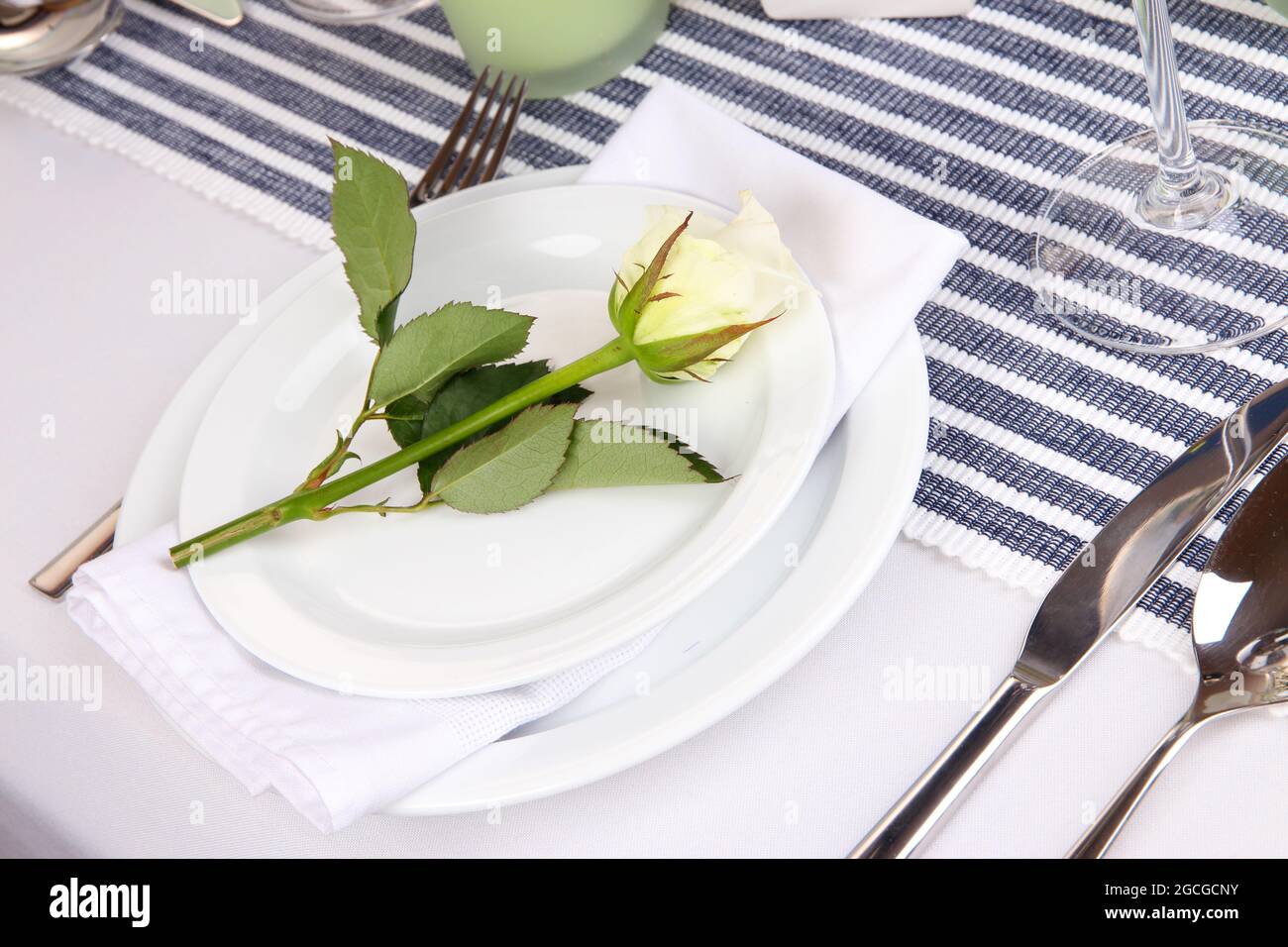 Table arrangement in restaurant Stock Photo - Alamy