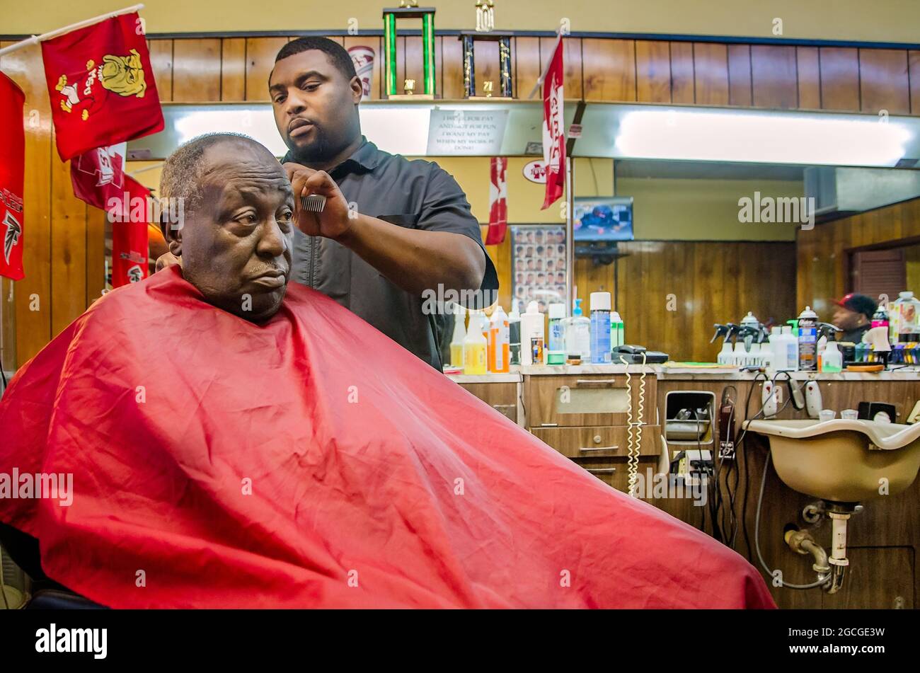 African american barber shop hi-res stock photography and images - Alamy