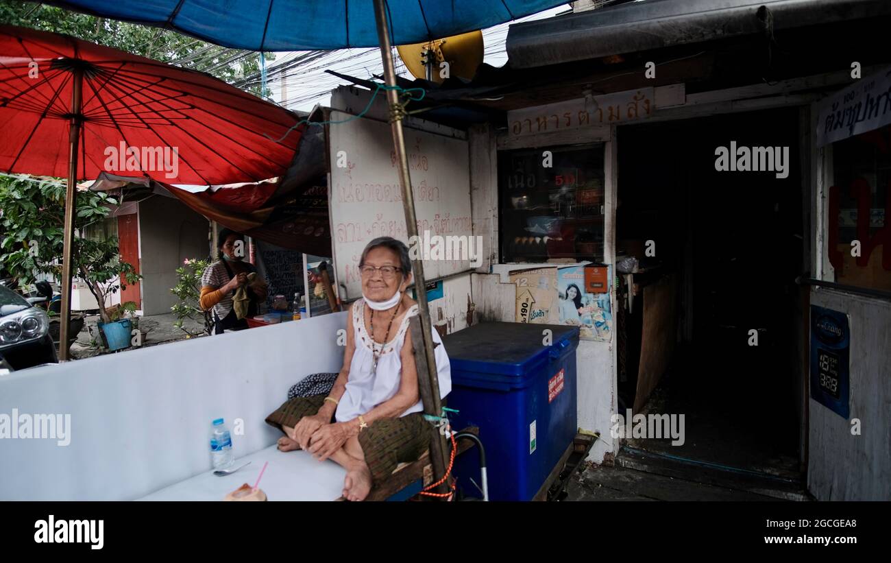 Bus number 47 hi-res stock photography and images - Alamy