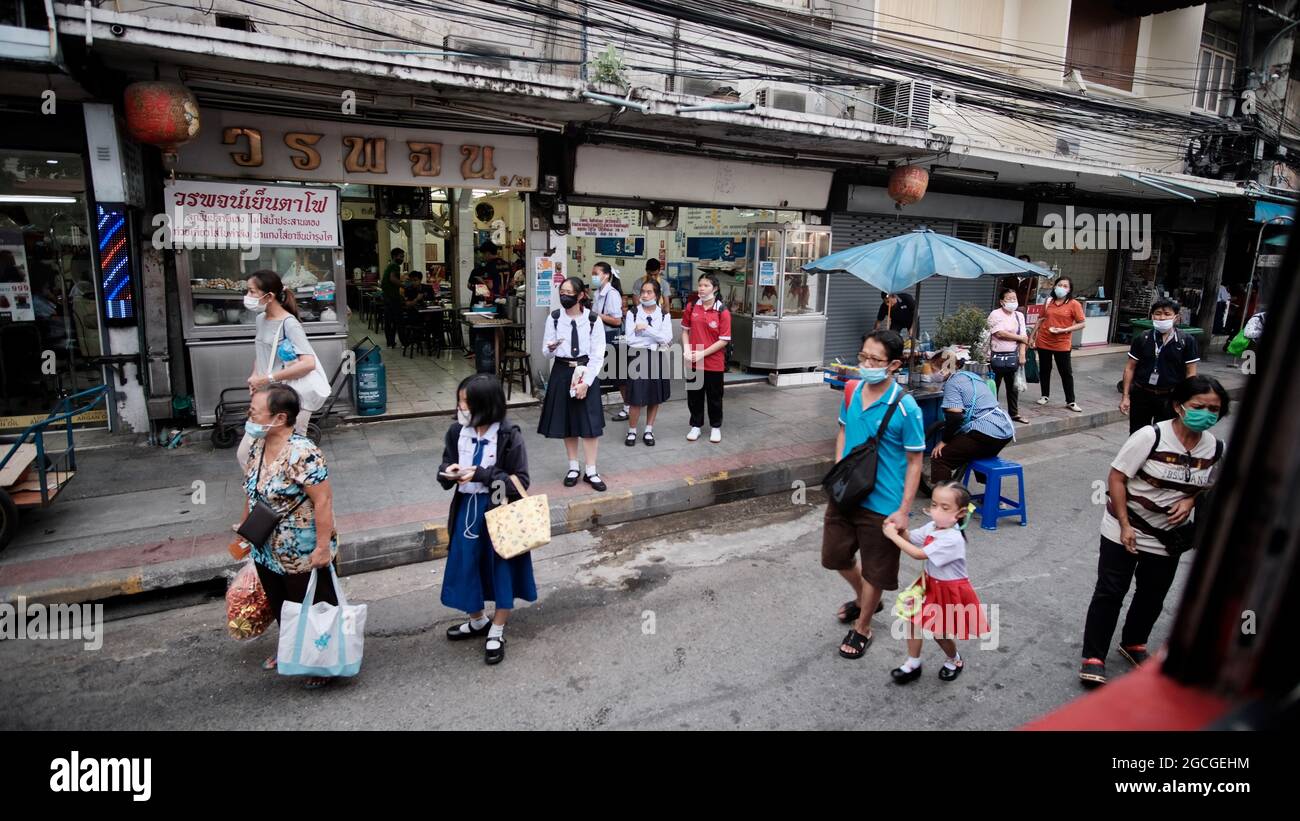 Bangkok bus sightseeing hi-res stock photography and images - Alamy