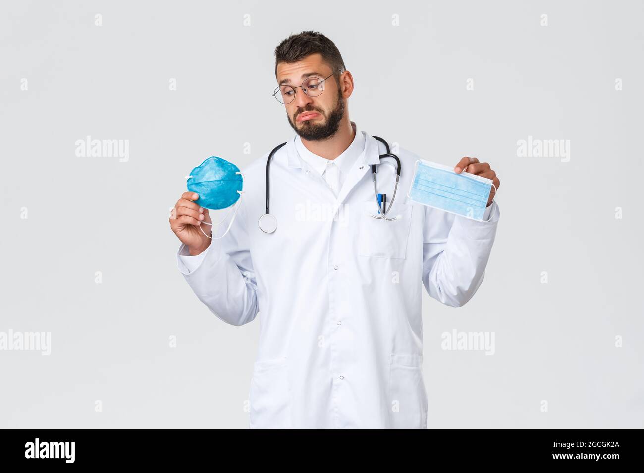 Healthcare workers, medical insurance, pandemic and covid-19 concept ...