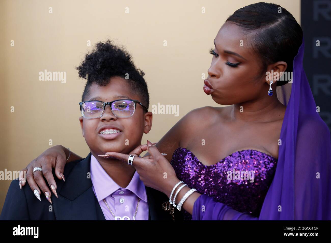 Jennifer hudson david daniel otunga jr hi-res stock photography and ...