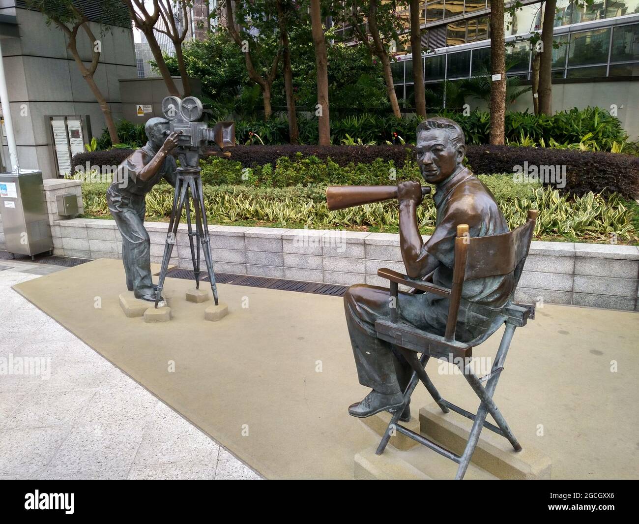Hong kong sculpture cameraman hi-res stock photography and images - Alamy