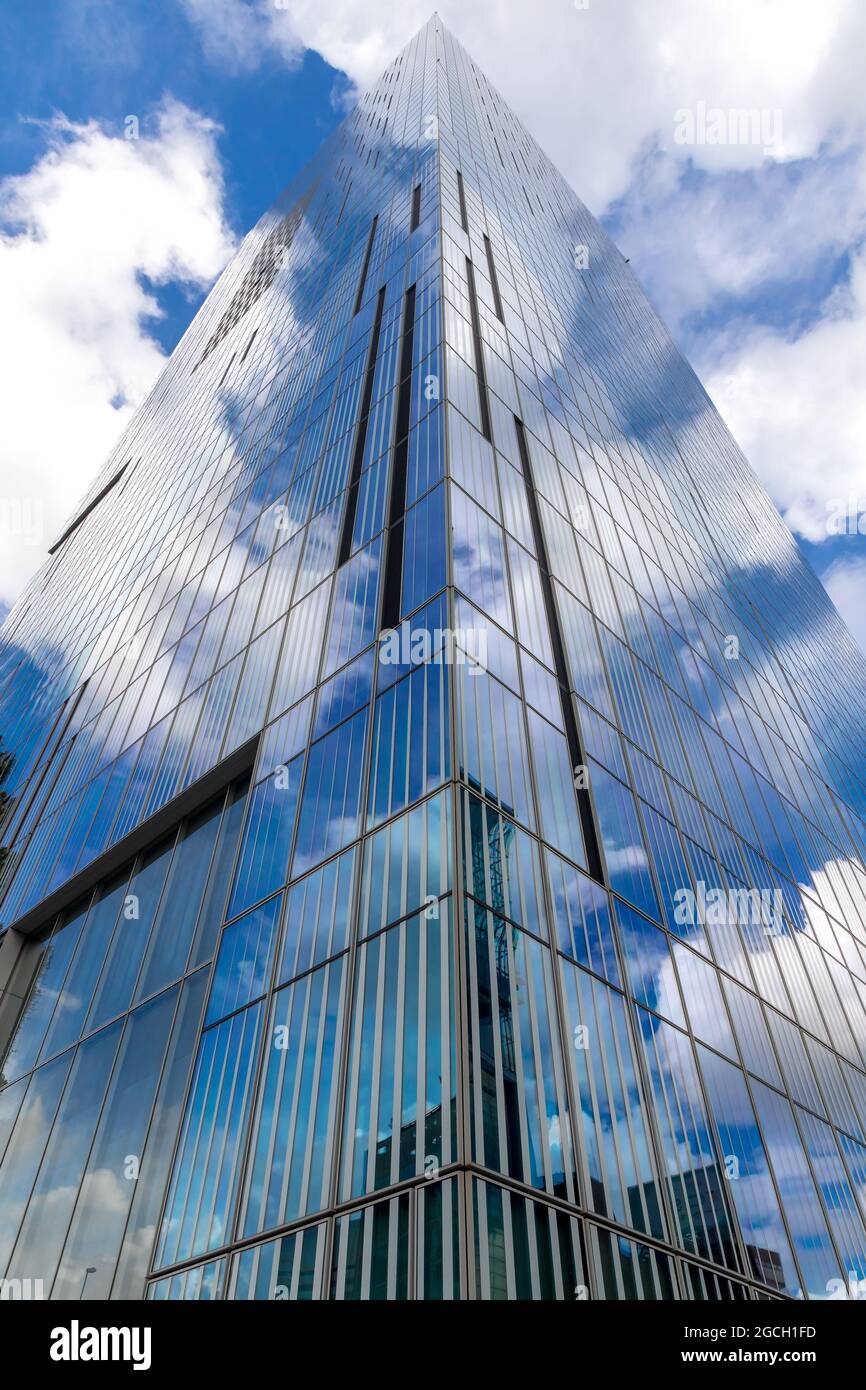 Reflective buildings hi-res stock photography and images - Alamy