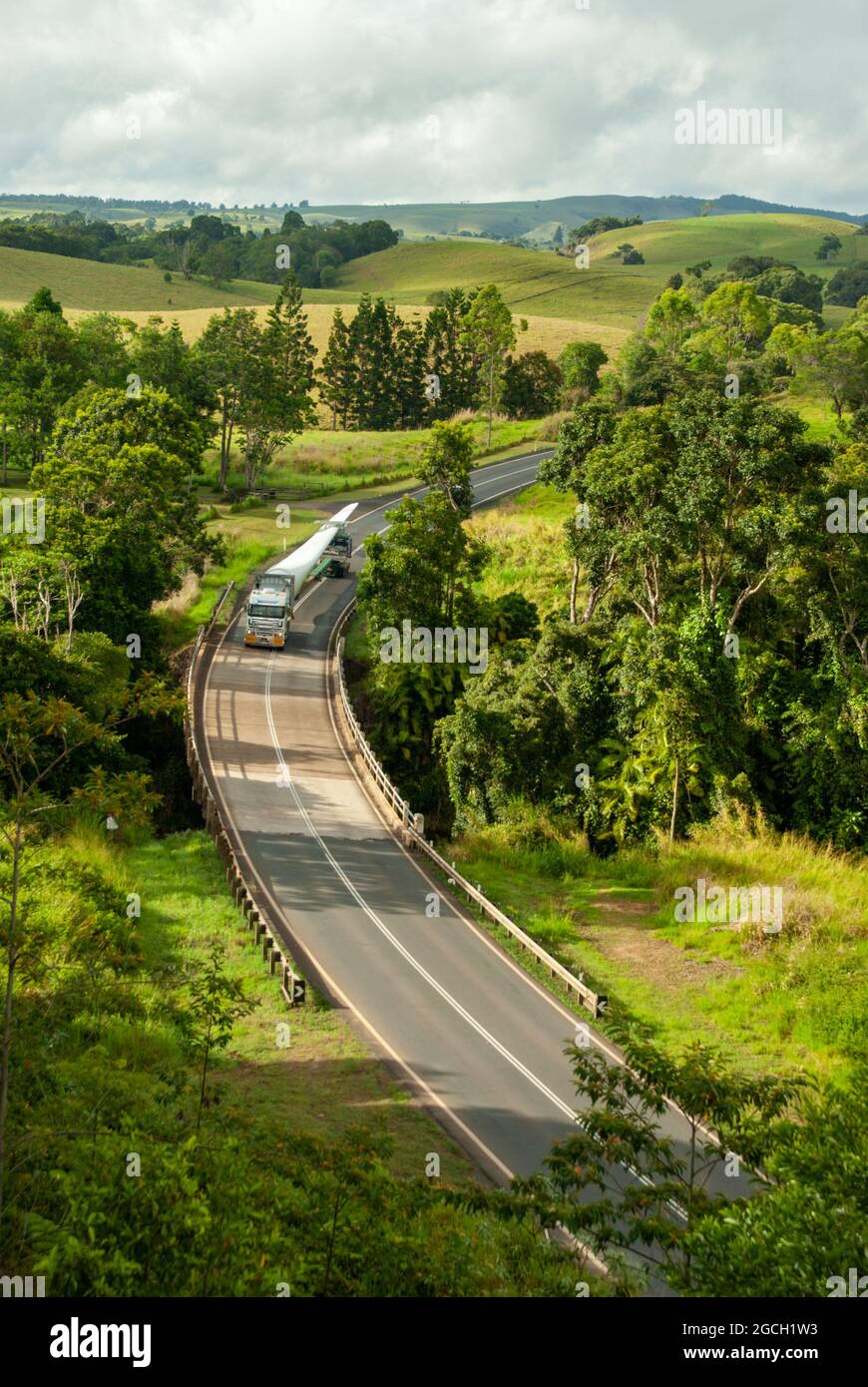 Wind Turbine Blade enroute to Mt. Emerald., crossing Diran Creek Bridge ...