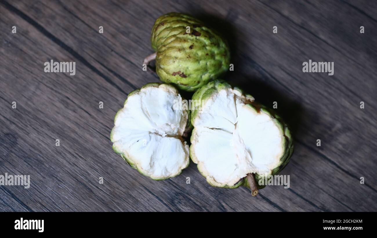 Atis fruit hi-res stock photography and images - Alamy