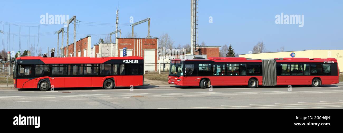 Dubai bus stop hi-res stock photography and images - Alamy