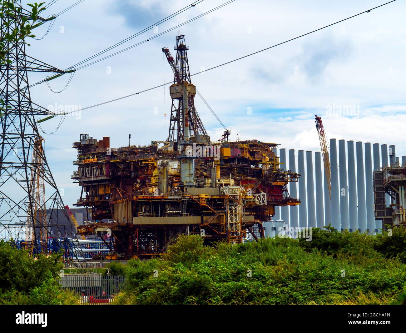 Topside deck of the Shell Brent Alpha Production platform during ...
