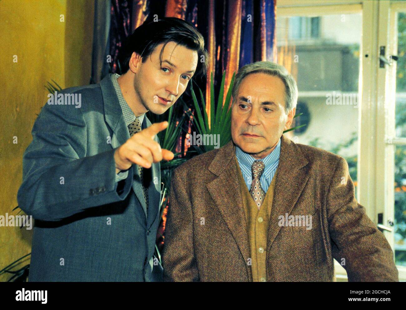 Ein Mord für Quandt, SAT1 TV Krimi-Serie, 1997, Folge: Blaues Blut, Szene: MARTIN ARMKNECHT als ...