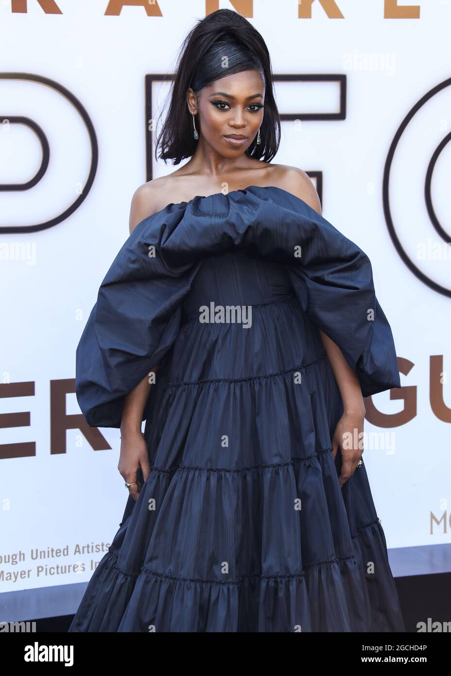 WESTWOOD, LOS ANGELES, CALIFORNIA, USA - AUGUST 08: Actress Hailey ...