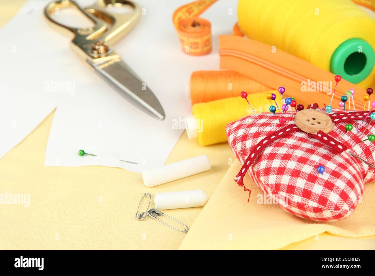 Sewing tools fashion design Stock Photo - Alamy