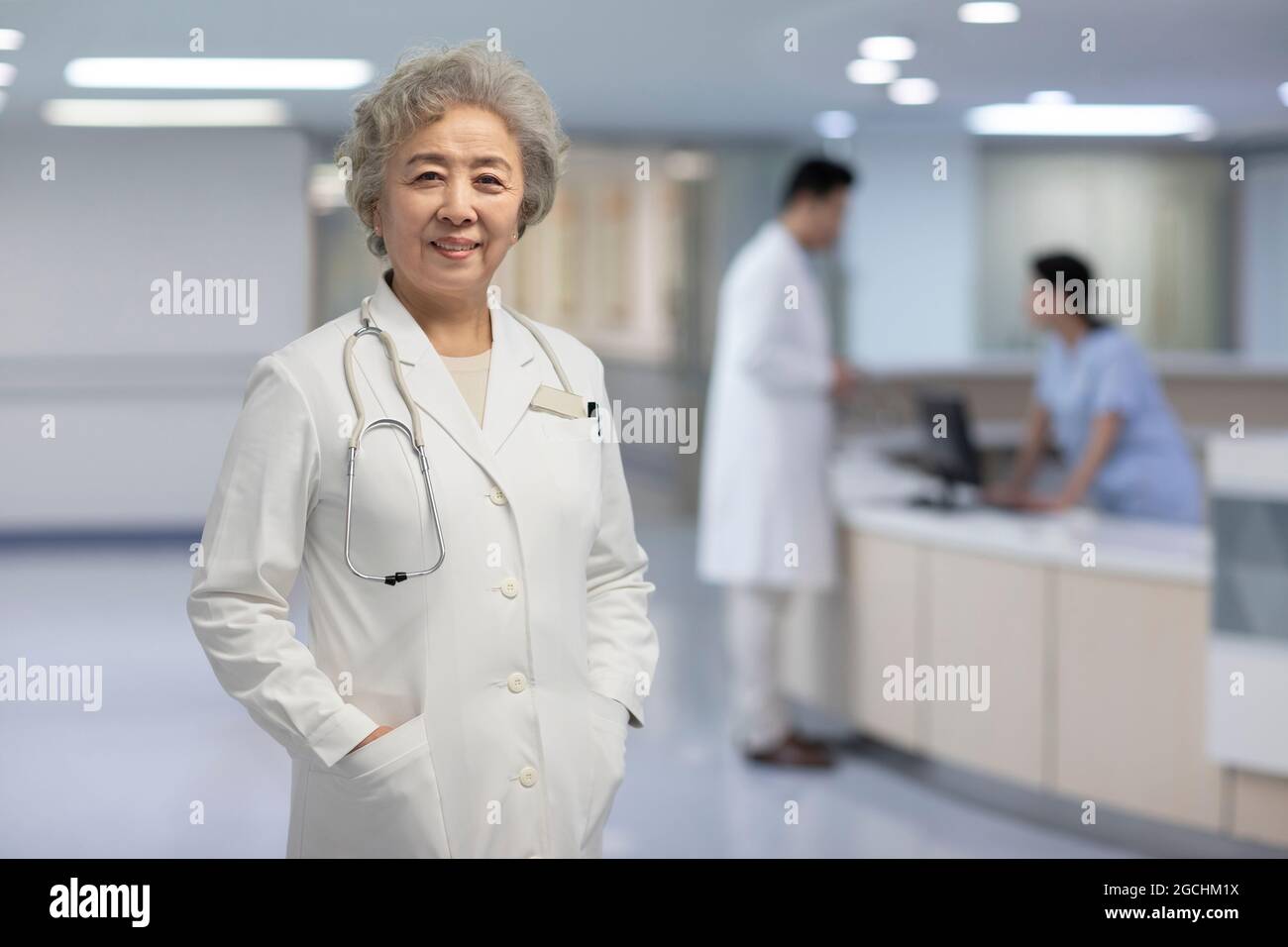 Female doctor name tag hi-res stock photography and images - Alamy