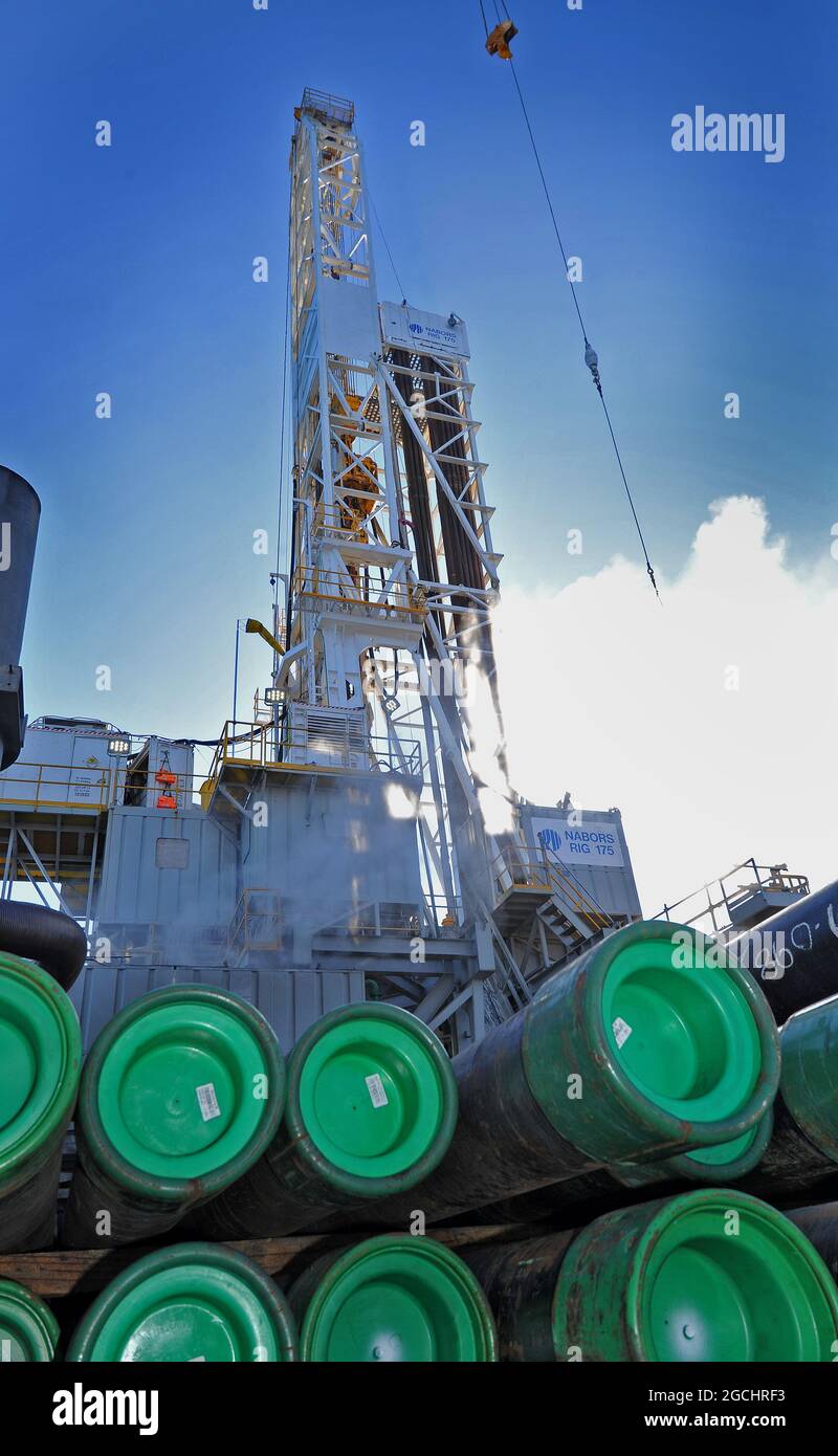 Bass strait oil rig hi-res stock photography and images - Alamy
