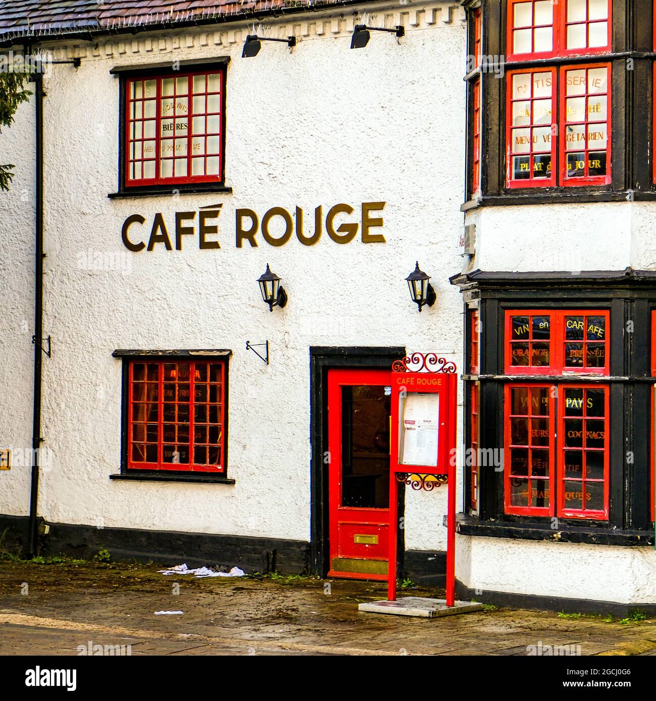 Epsom Surrey, London UK, An Empty Branch Of High Street Restaurant ...