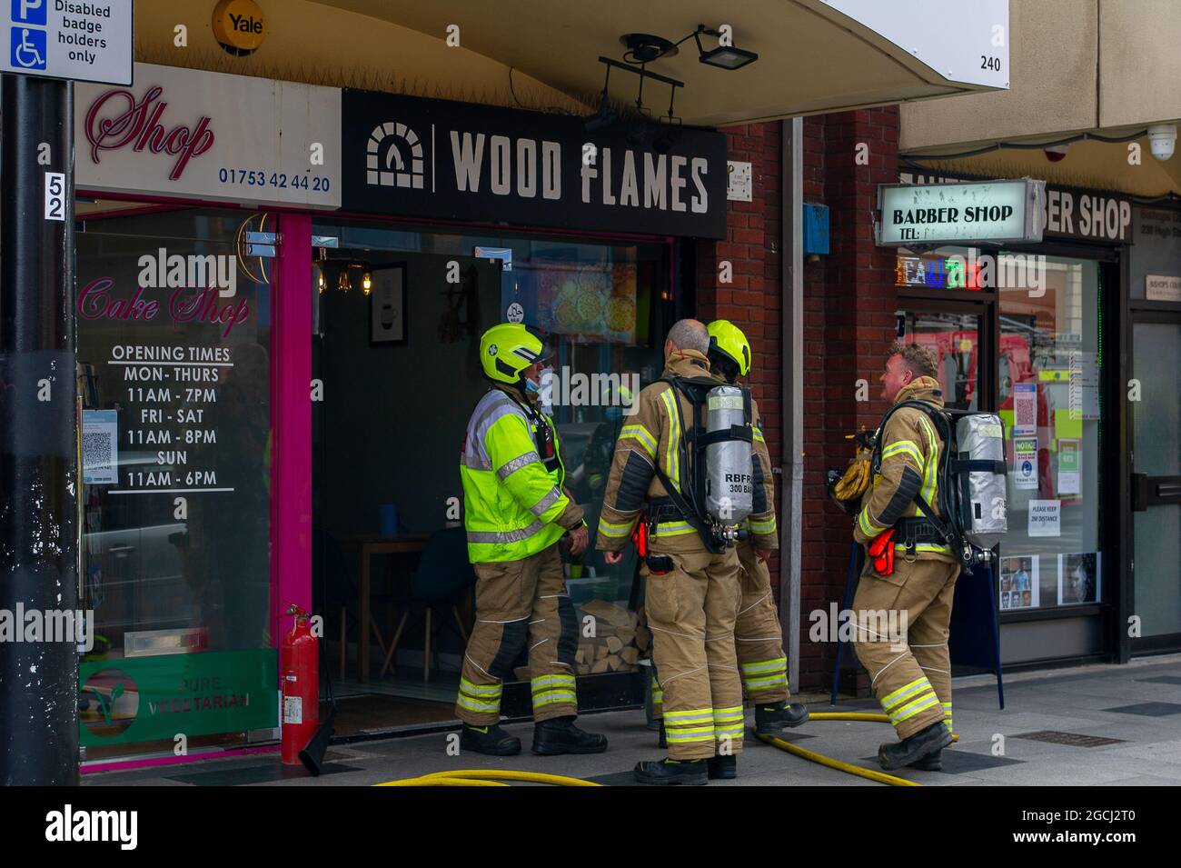 Slough, Berkshire, UK. 6th August, 2021. Firefighters from Beaconfield ...