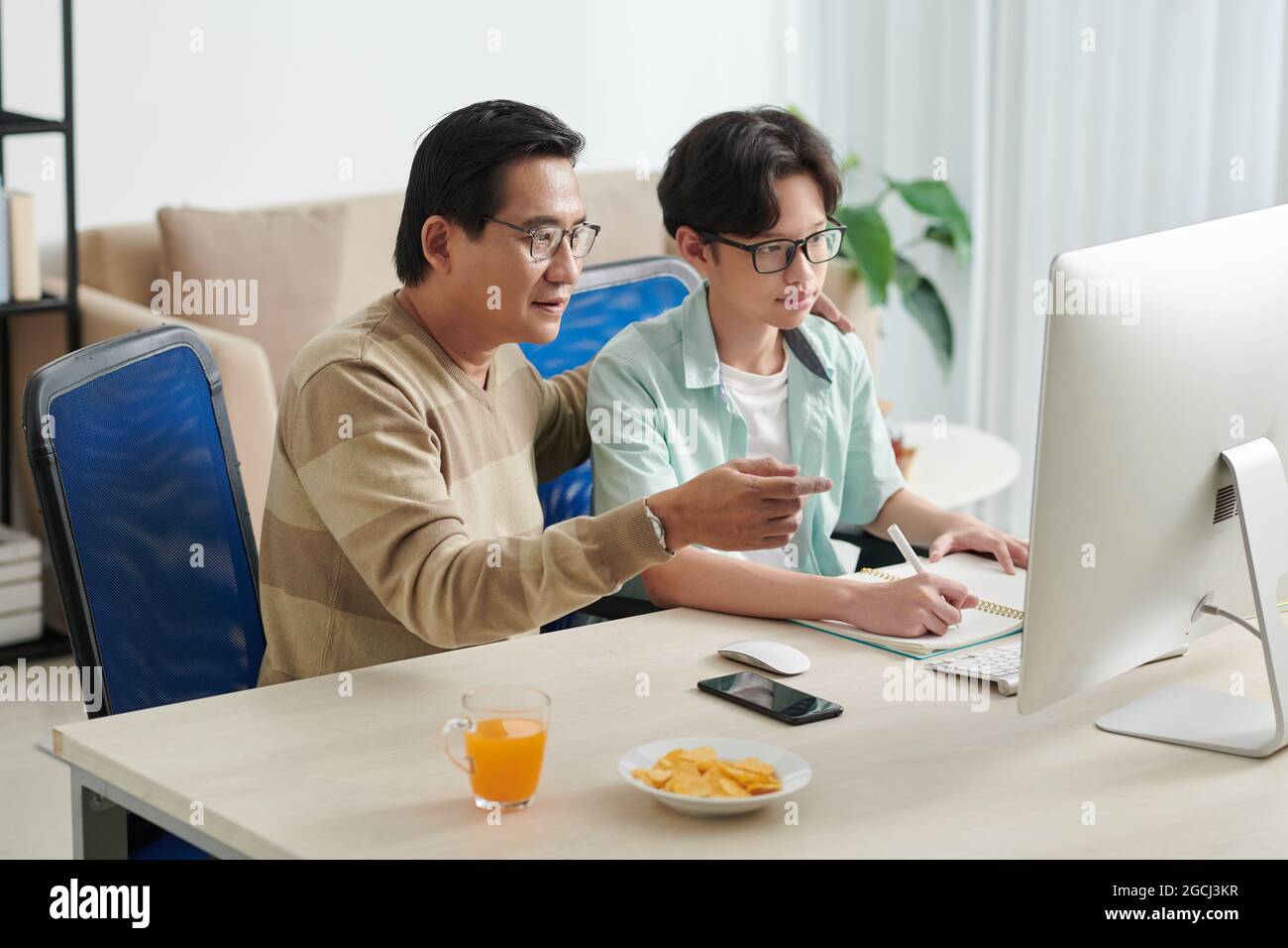 Difficult tutorial hi-res stock photography and images - Alamy