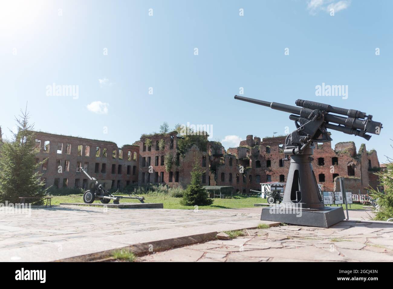 Ships cannon hi-res stock photography and images - Alamy