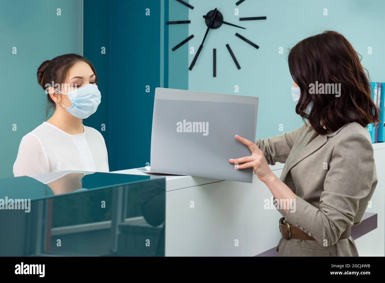 Reception Registration High Resolution Stock Photography and Images - Alamy