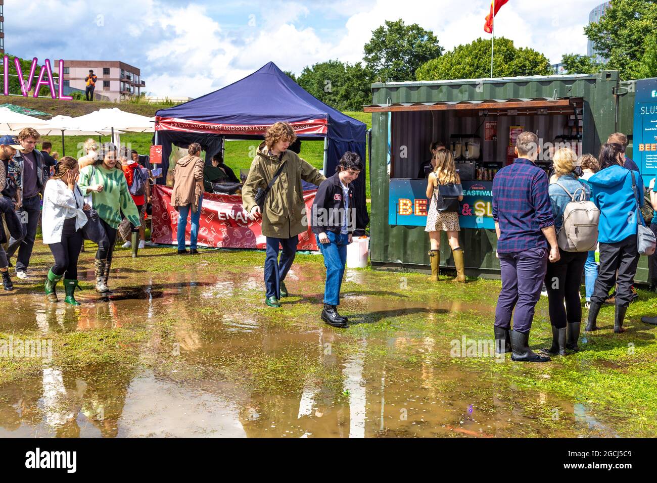 Flooding wellies hi-res stock photography and images - Alamy