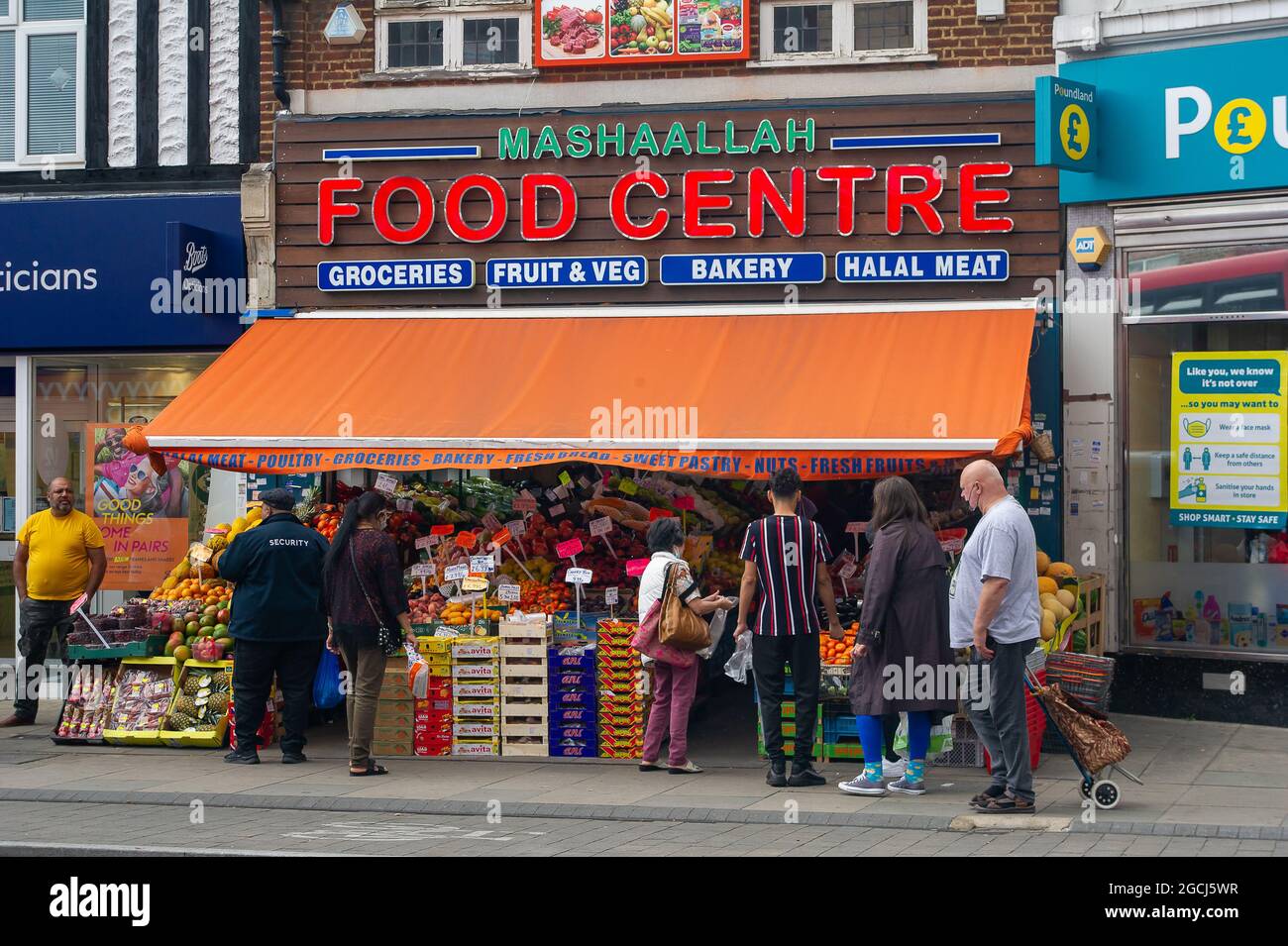 Hayes, London Borough of Hillingdon, UK. 5th August, 2021. Shoppers ...