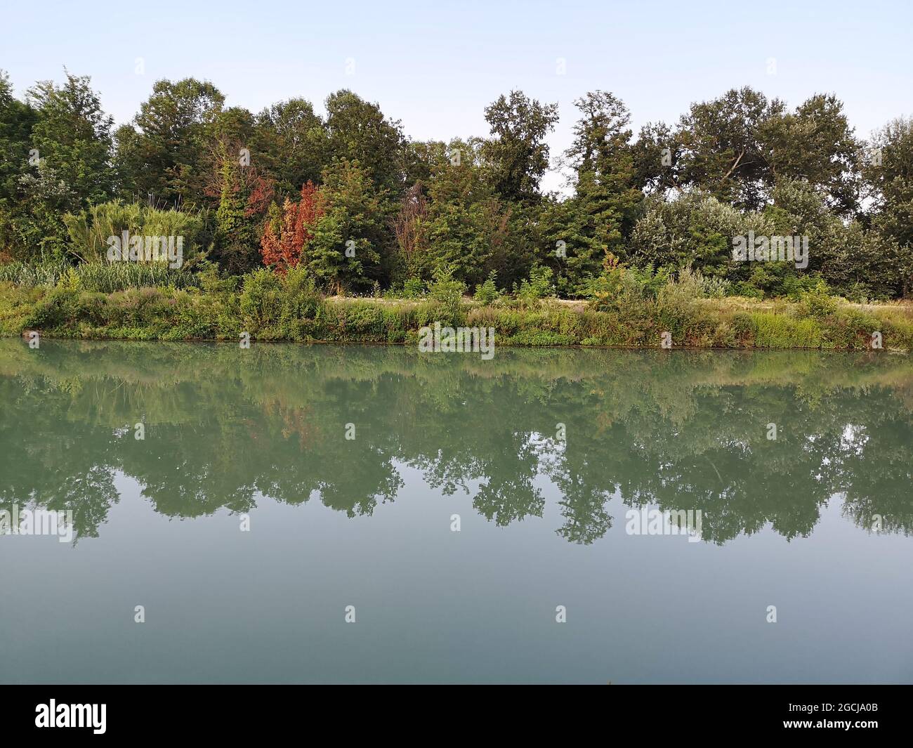 River Pescara in Spoltore, Abruzzo, Italy Stock Photo - Alamy