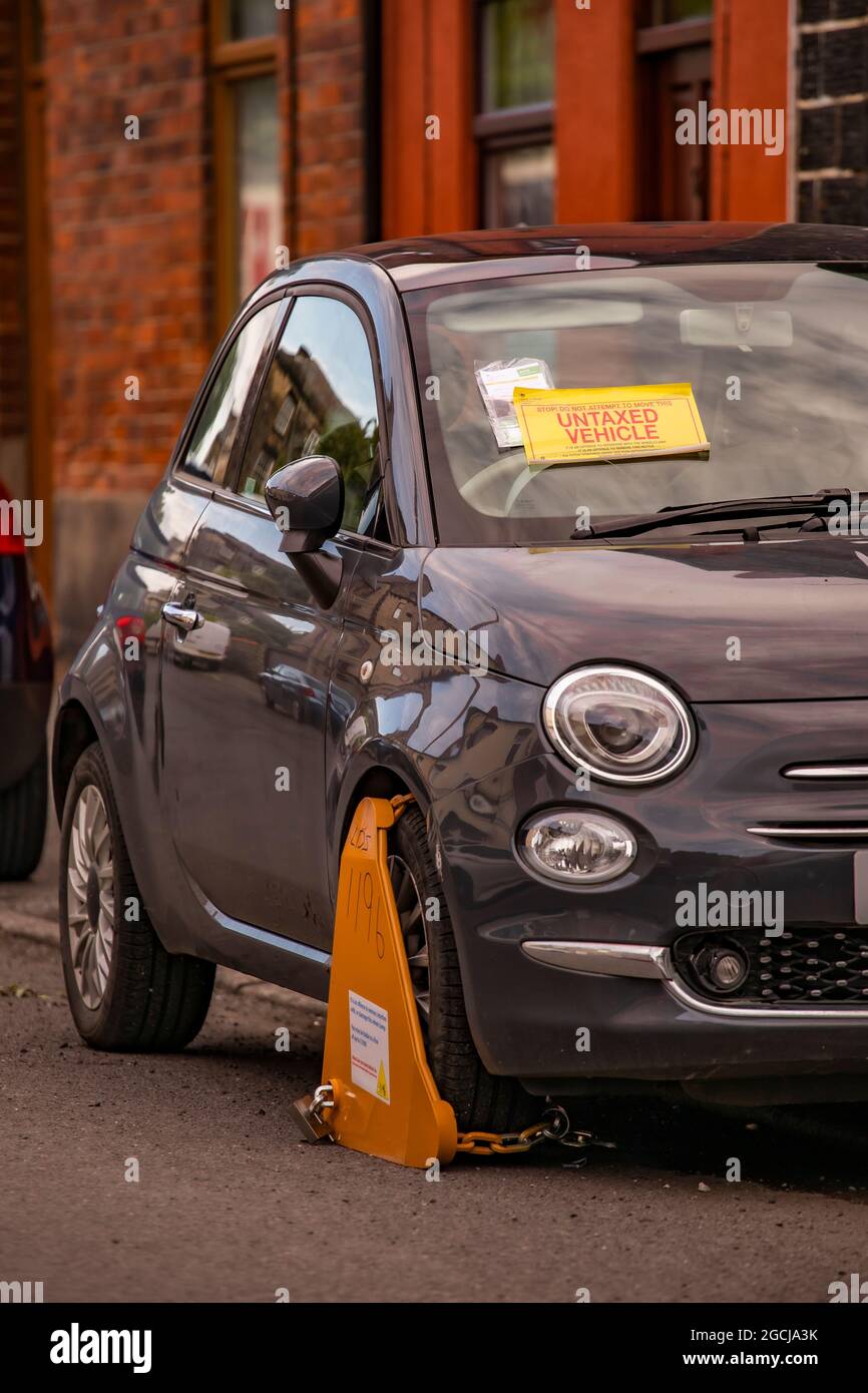 Untaxed Vehicle Clamped by DVLA Stock Photo - Alamy