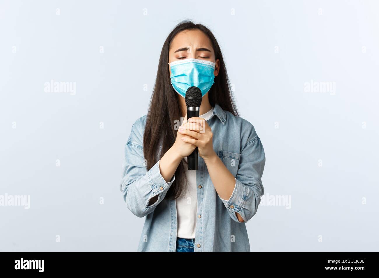 Social distancing lifestyle, covid-19 pandemic and self-isolation ...