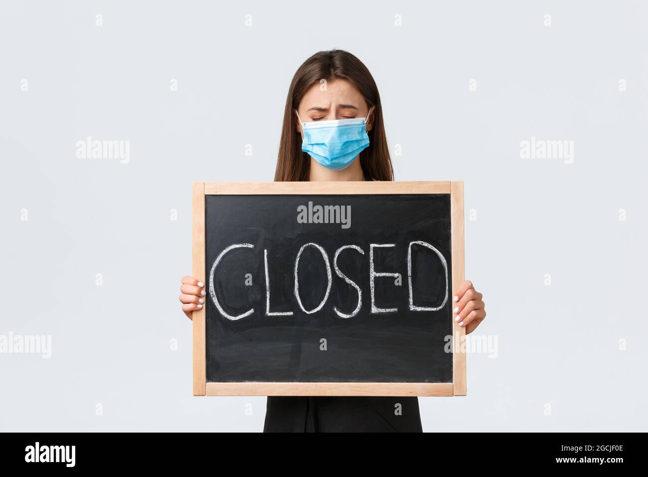 Covid-19 social distancing, cafe employees, coffee shops and ...