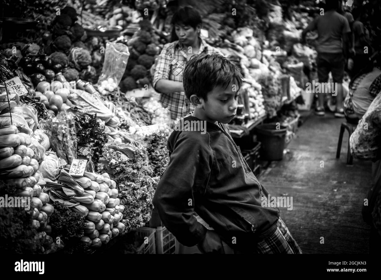 Family shopping children boy Black and White Stock Photos & Images - Alamy