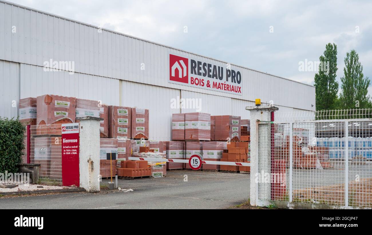 LA FLECHE, FRANCE - Jul 21, 2021: A view of a front store facade of ...