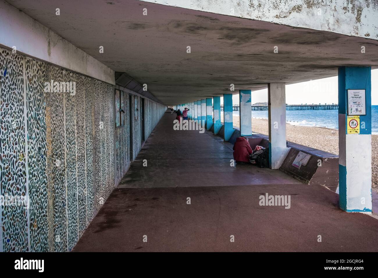 Bottle Alley Lower deck promenade Hastings Stock Photo - Alamy