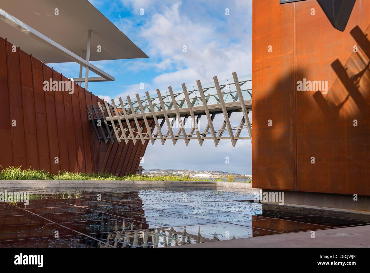 Corten steel architecture hi-res stock photography and images - Alamy
