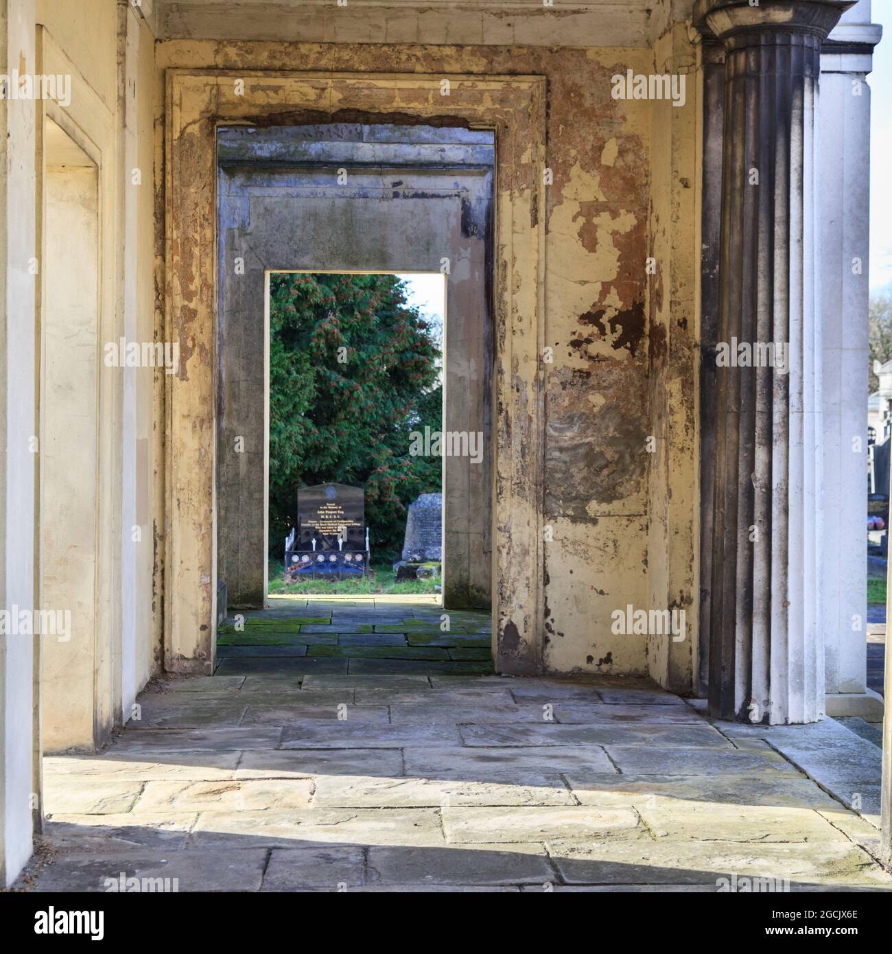 Kensal green cemetery catacombs hi-res stock photography and images - Alamy