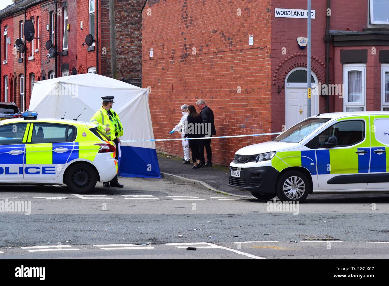 Manchester police car crime scene hi-res stock photography and images ...
