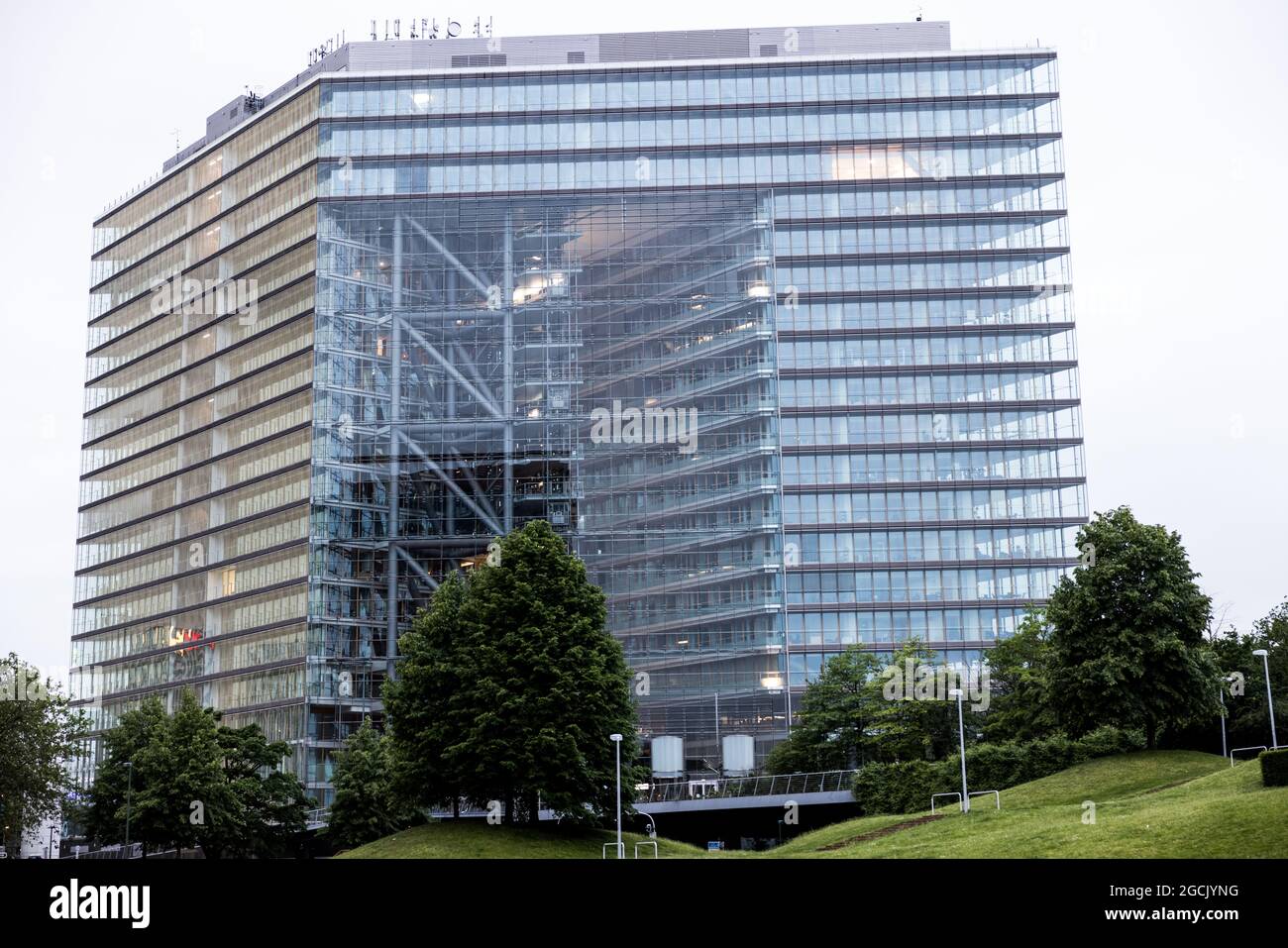 Stadttor duesseldorf city gate glass hi-res stock photography and ...