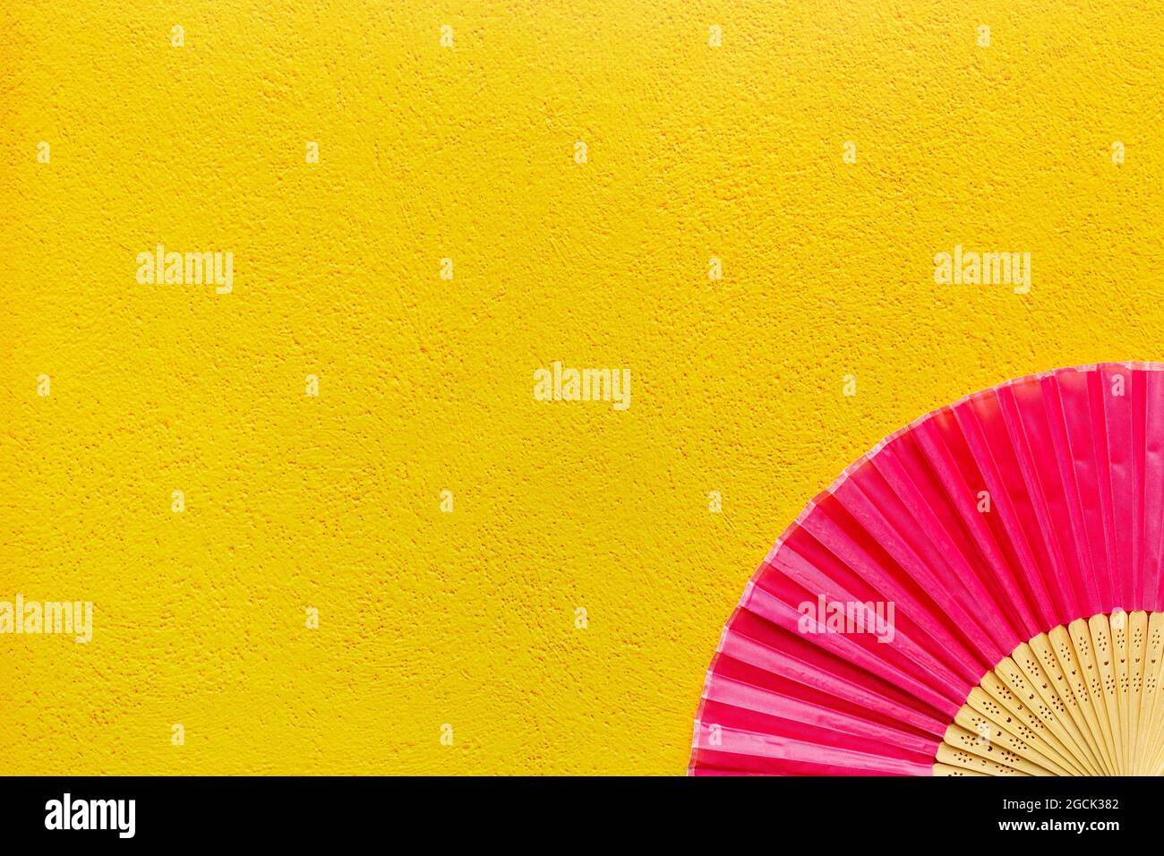 Japanese style hand fan made of bamboo and paper Stock Photo - Alamy