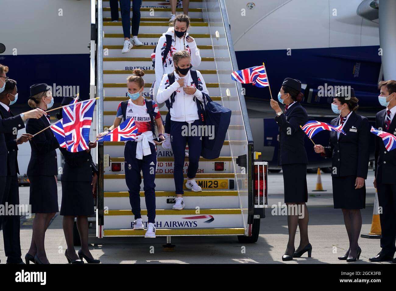 The final athletes representing Great Britain arrive at Heathrow ...
