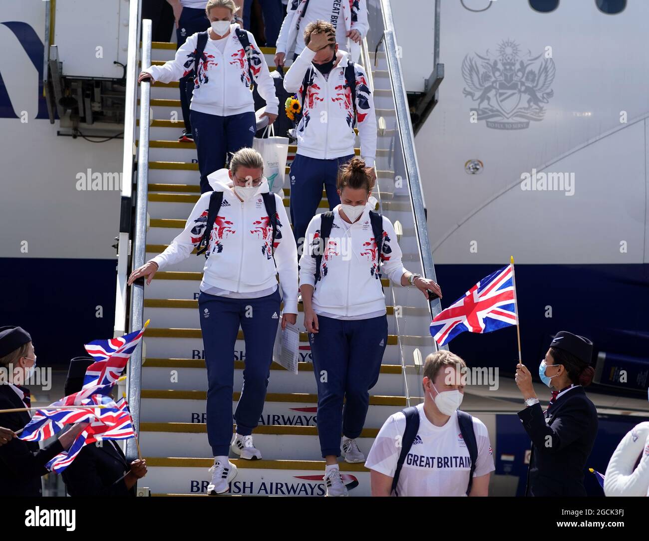 The final athletes representing Great Britain arrive at Heathrow ...