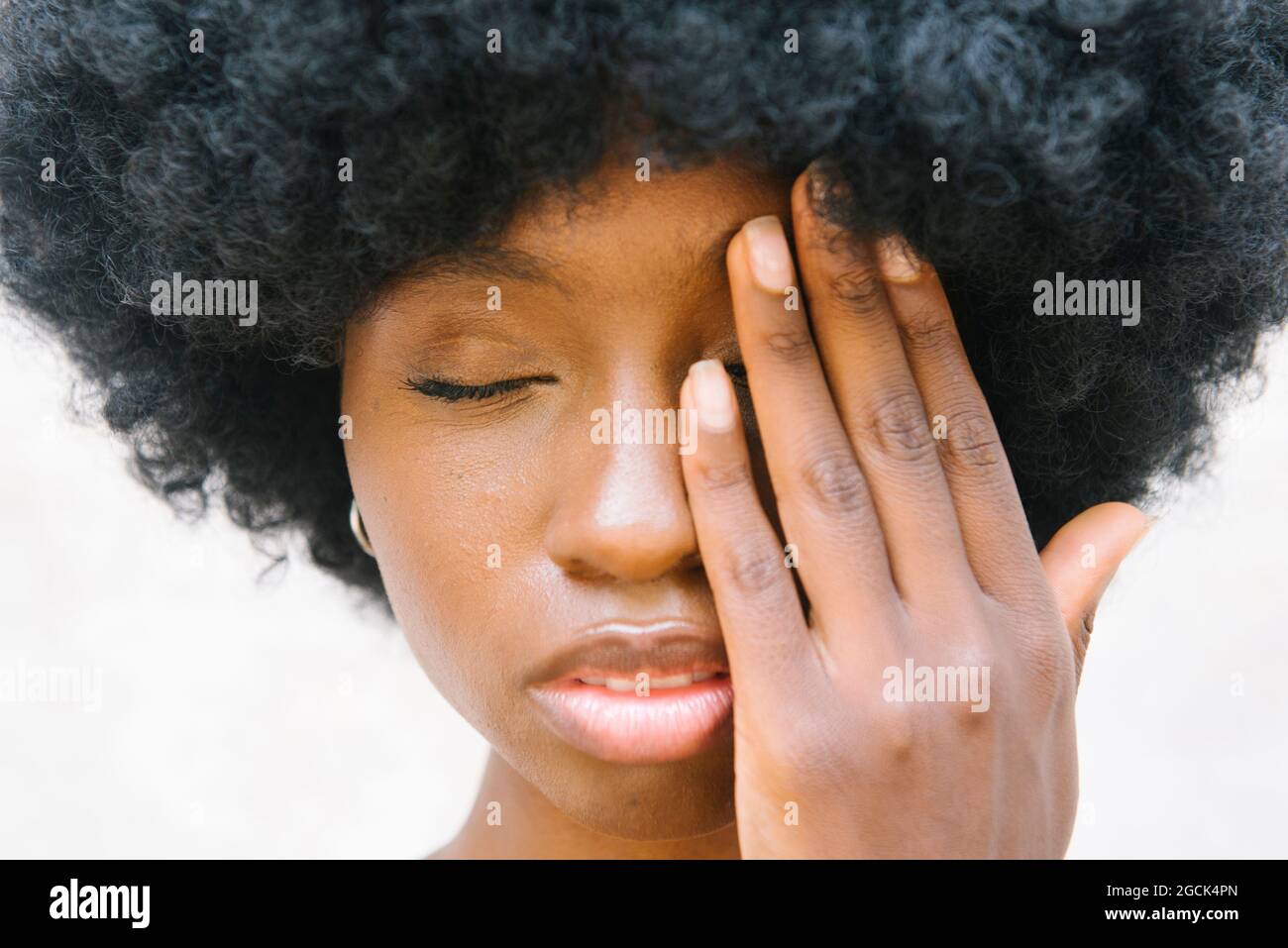 Hand covering eyes vintage hi-res stock photography and images - Alamy