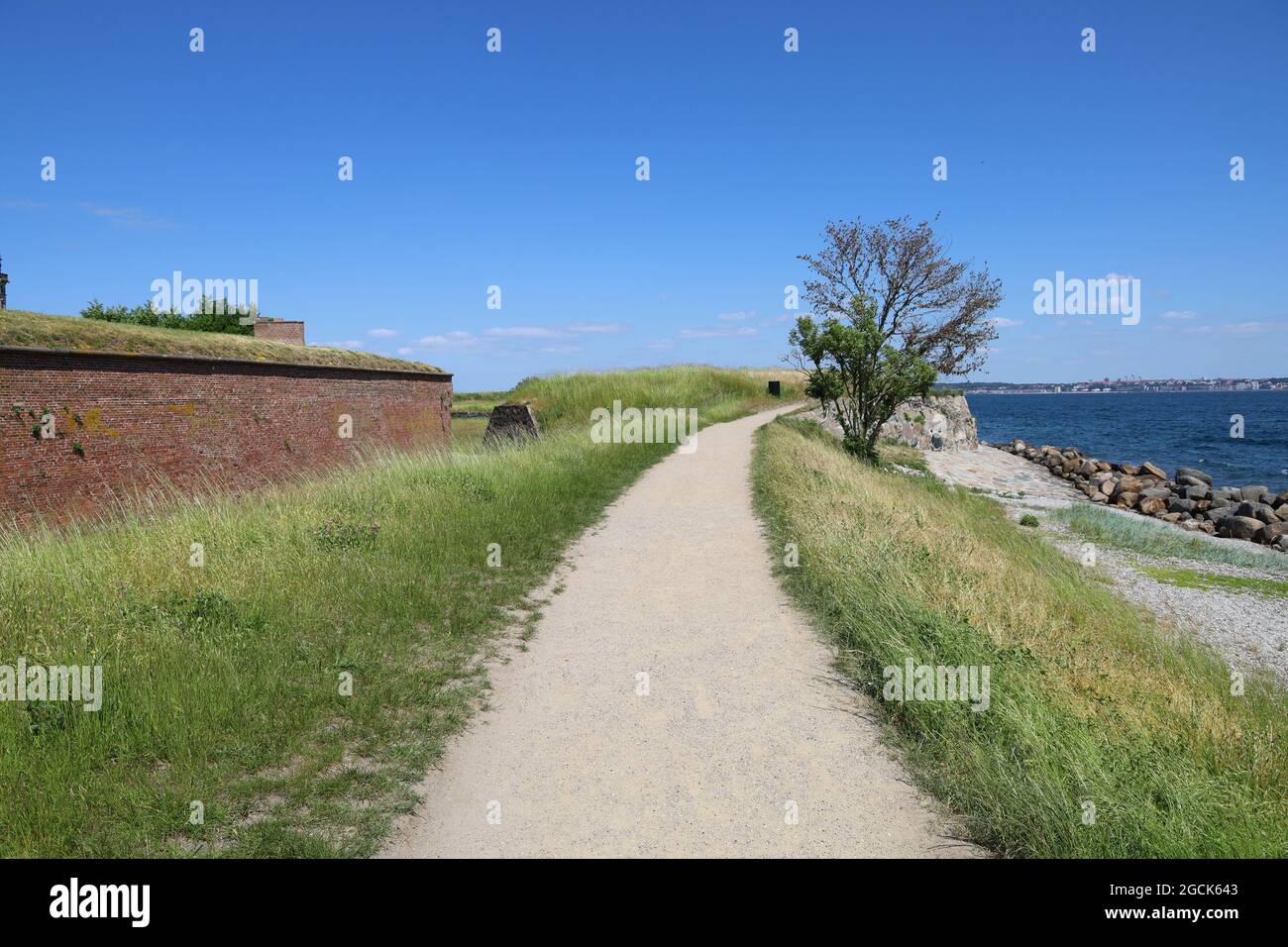 Walls of the Kronborg Castle at the beach Stock Photo - Alamy