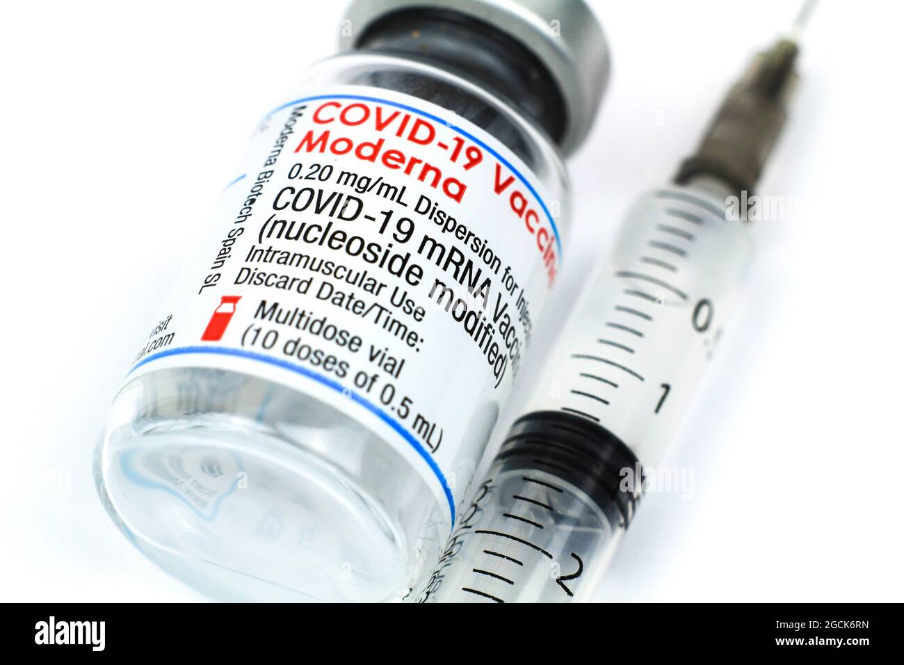 Madrid, Spain- August 6, 2021: Syringe and vial with Moderna covid-19 ...