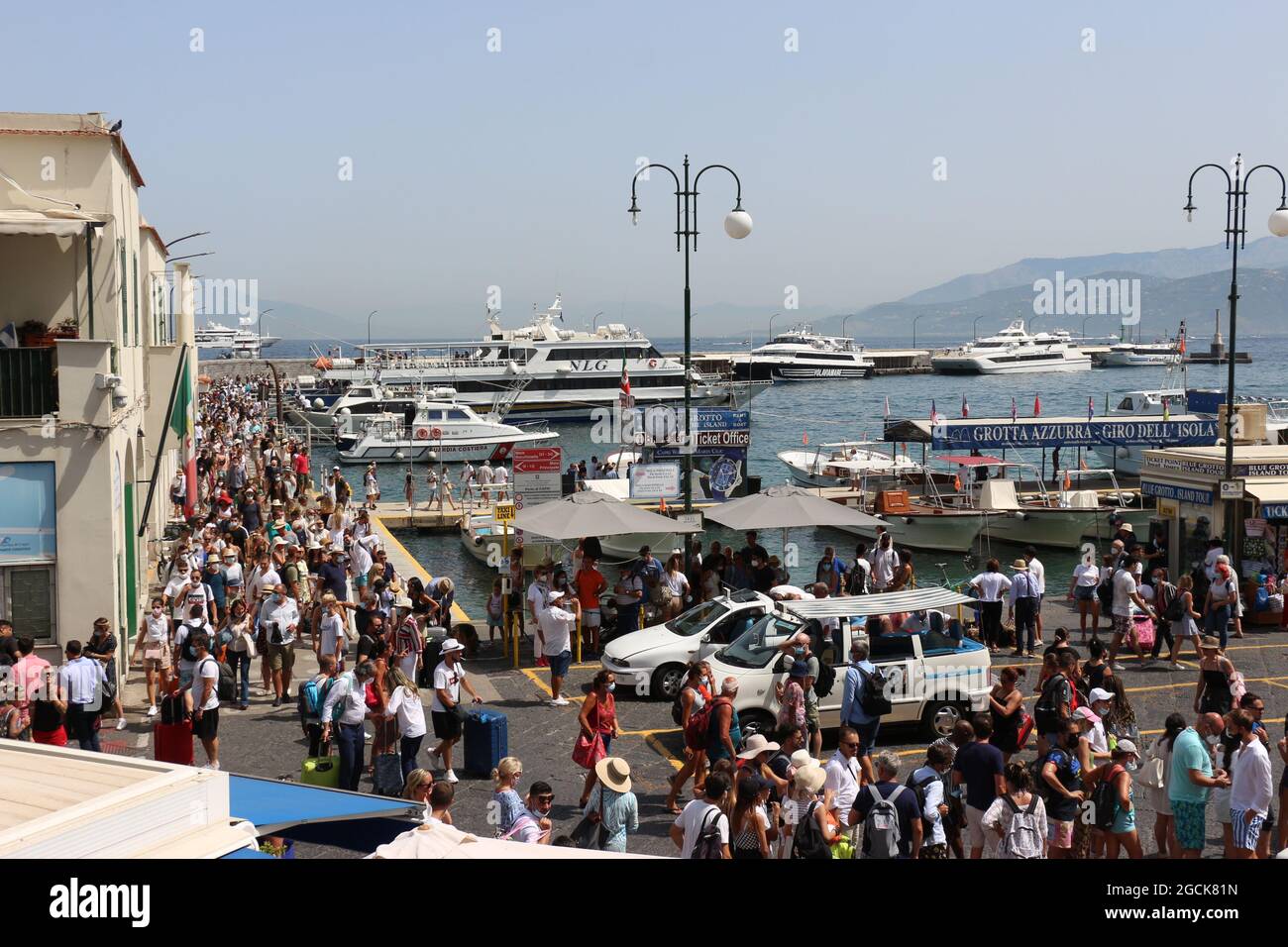 Summer 2021: sea and sun, many tourists in isle of Capri (Italy Stock ...