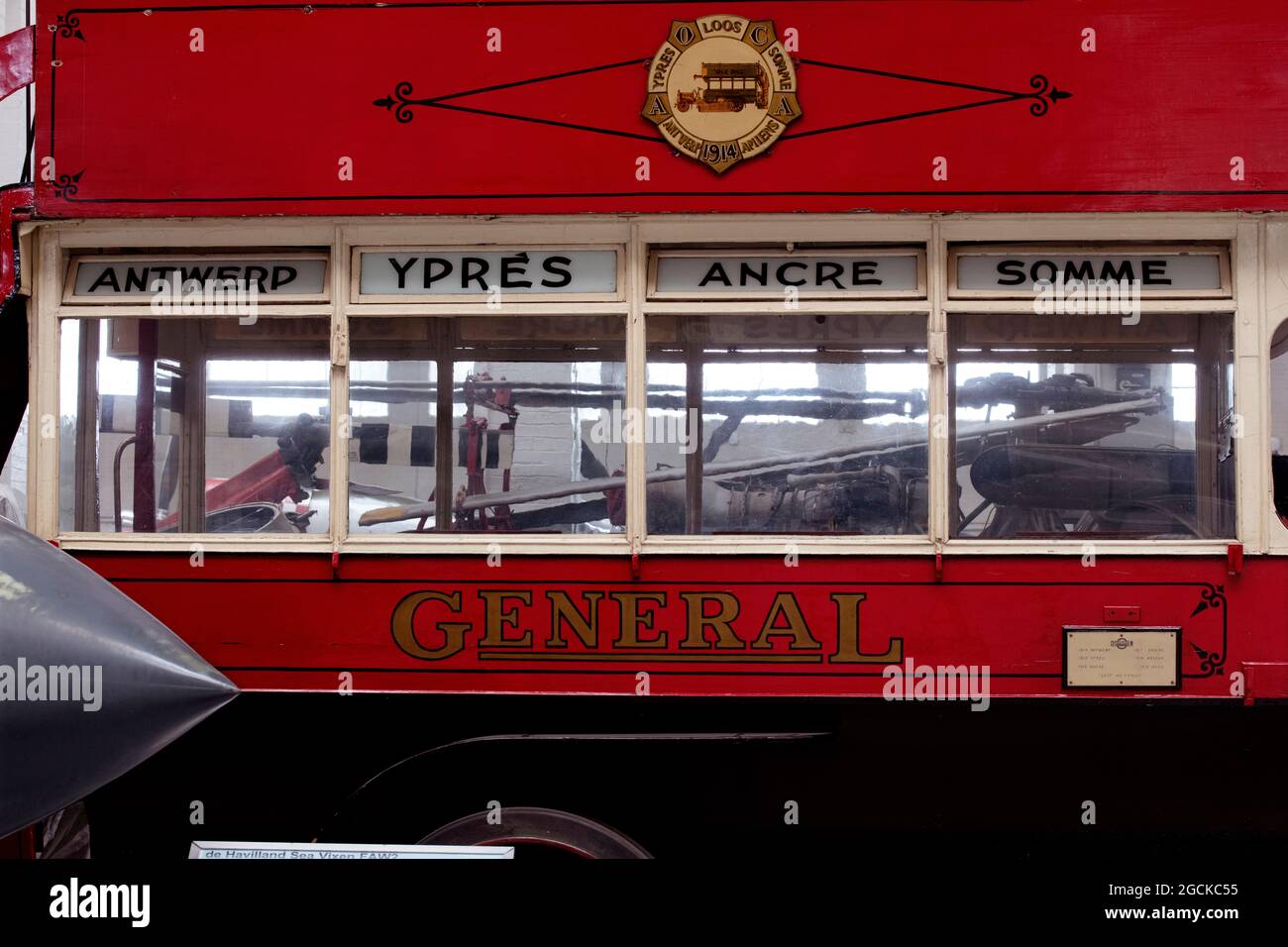 B type bus hi-res stock photography and images - Alamy