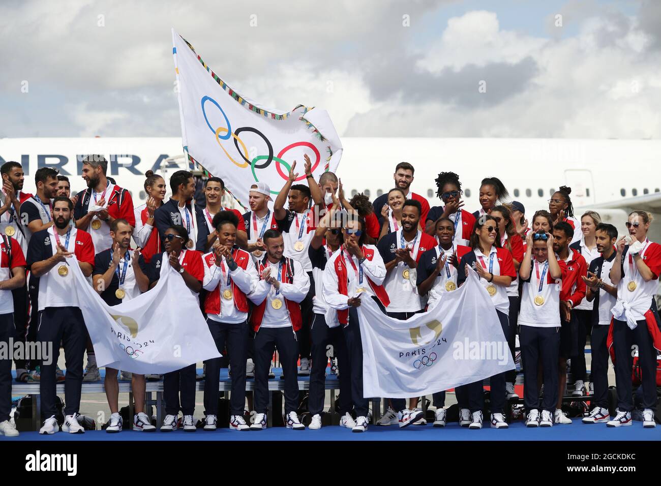 Paris olympic medals hi-res stock photography and images - Alamy
