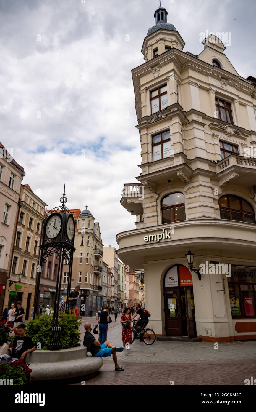 Old corner building hi-res stock photography and images - Alamy