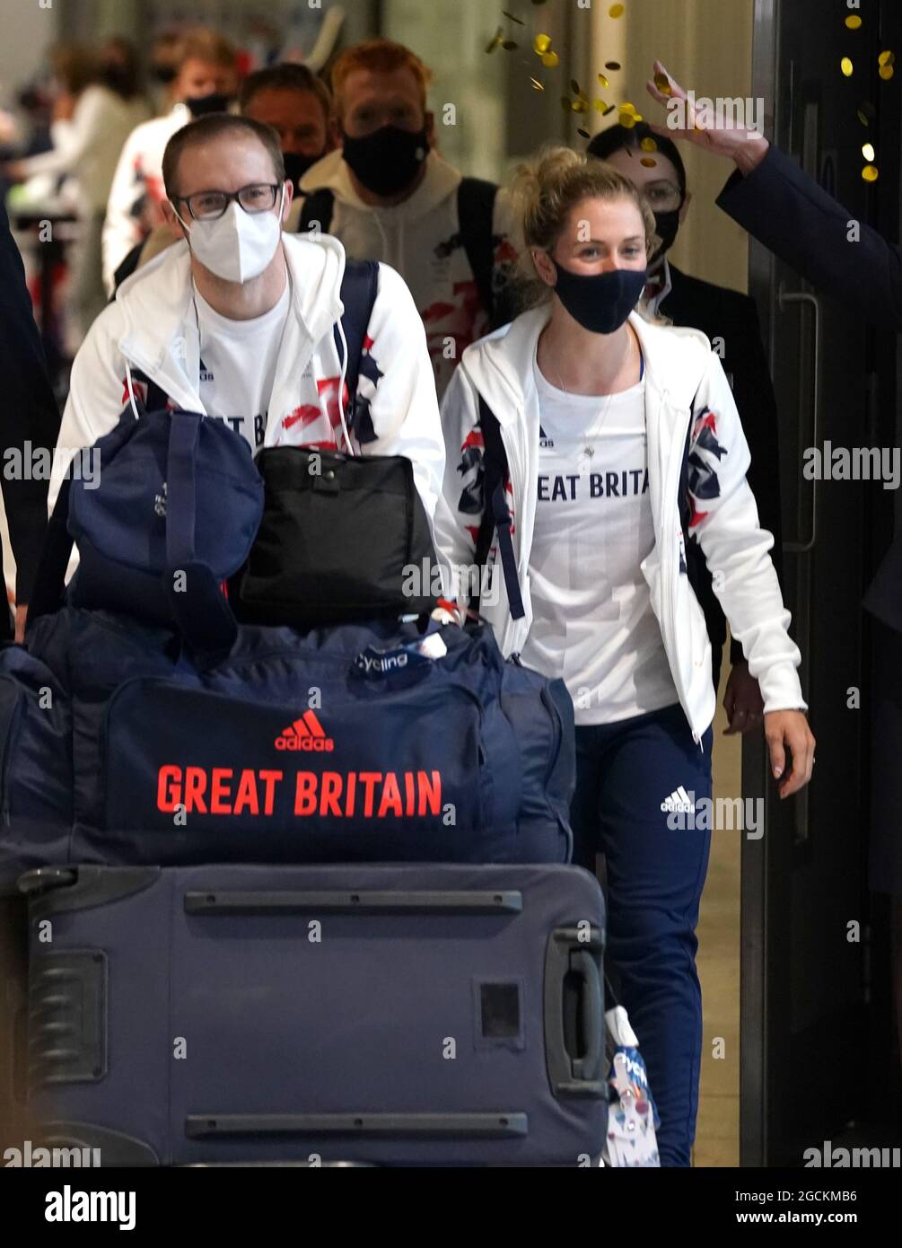 Great Britain's Jason and Laura Kenny arrive at Heathrow Airport ...