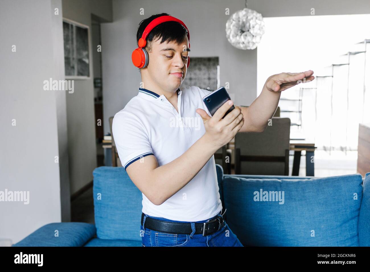 Teen boy video camera hi-res stock photography and images - Alamy